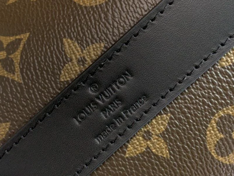 Exact replica Louis Vuitton Shopping Bags
