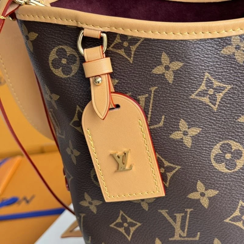 Low-cost Louis Vuitton Shopping Bags