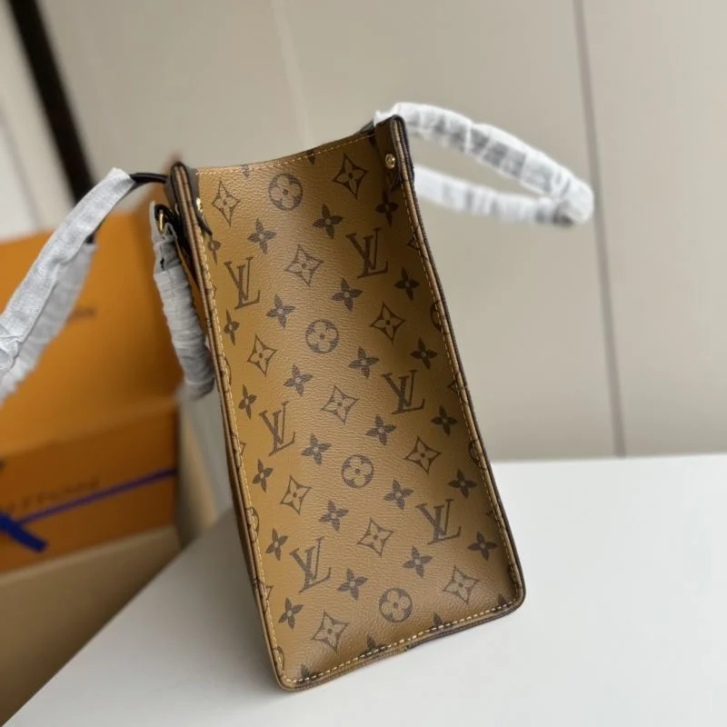 Indistinguishable Louis Vuitton Shopping Bags