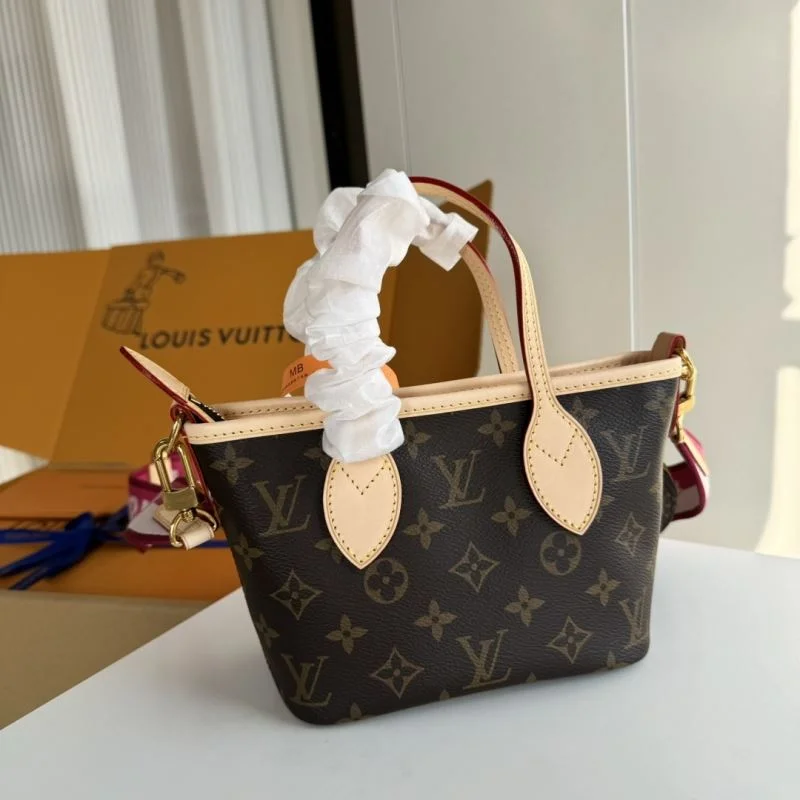 Indistinguishable Louis Vuitton Shopping Bags
