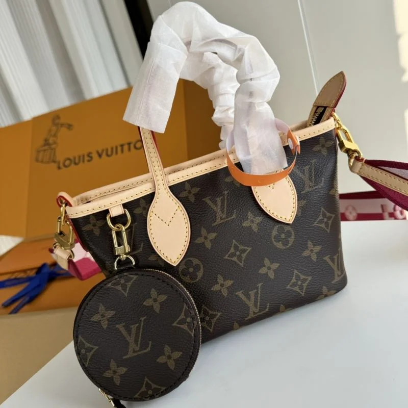 Indistinguishable Louis Vuitton Shopping Bags