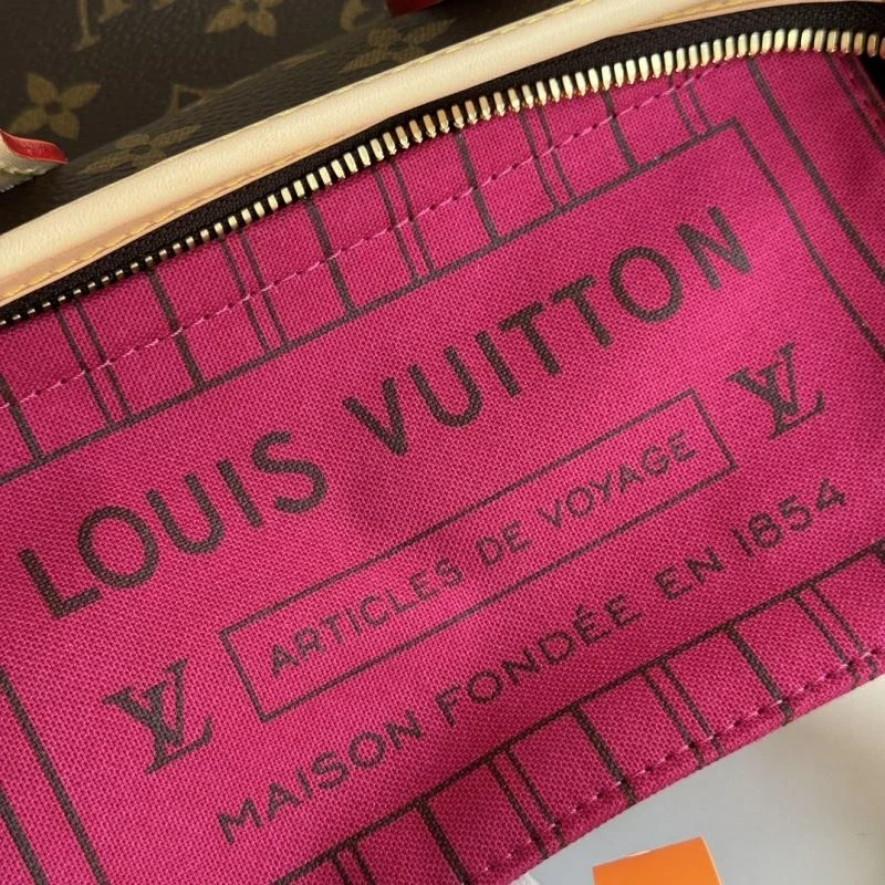 Indistinguishable Louis Vuitton Shopping Bags