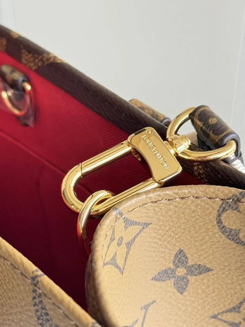 Exact replica Louis Vuitton Shopping Bags