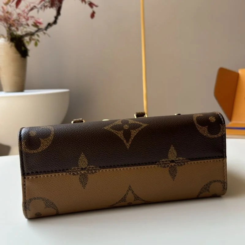 Accurate model Louis Vuitton Shopping Bags