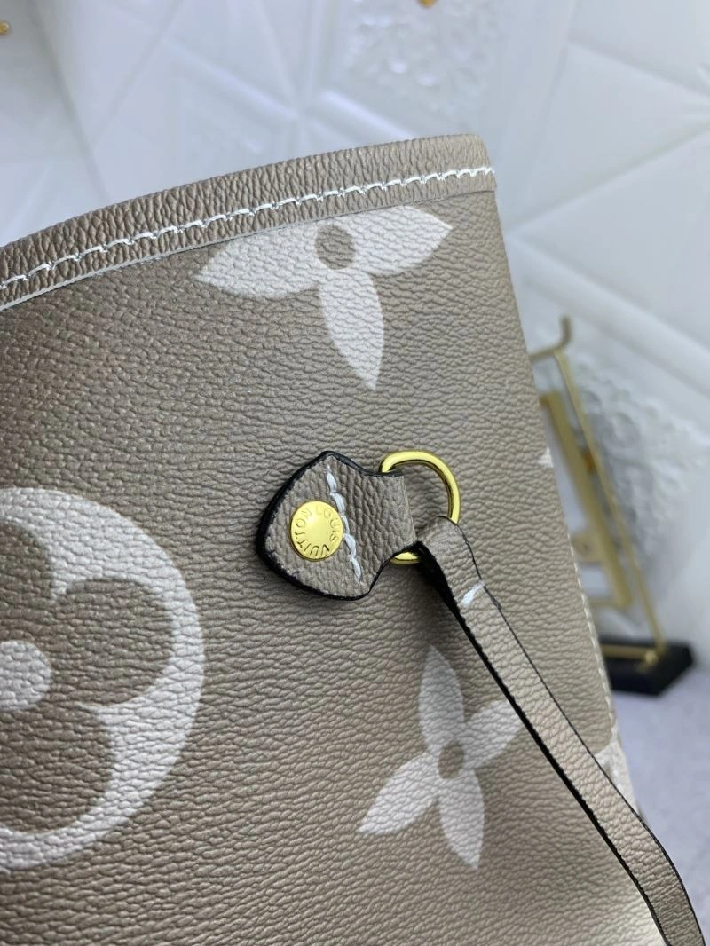 High accuracy Louis Vuitton Shopping Bags