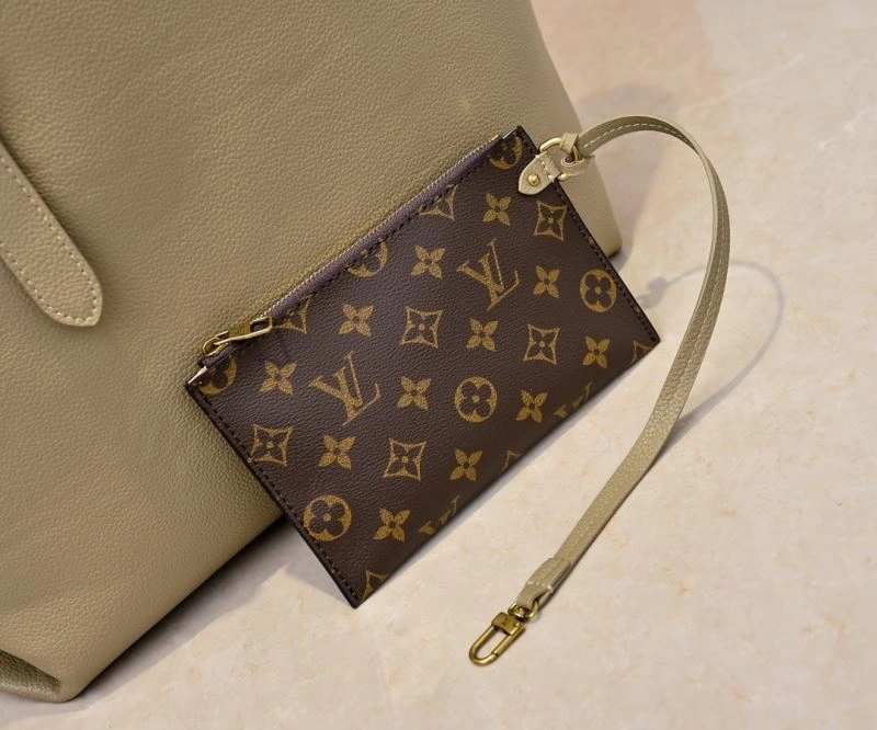 Bargain Louis Vuitton Shopping Bags
