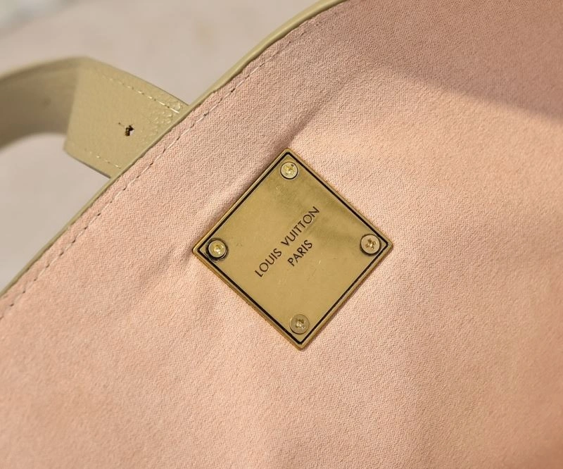 Bargain Louis Vuitton Shopping Bags