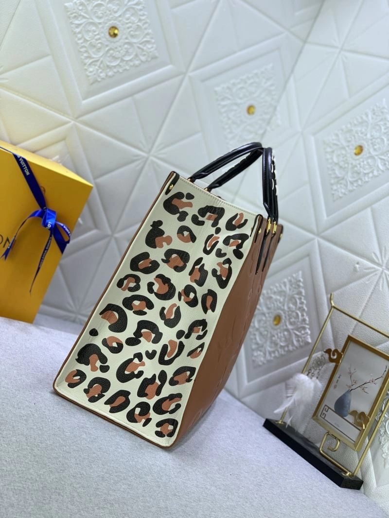 Accurate model Louis Vuitton Shopping Bags