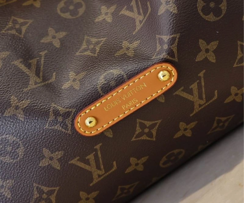 Cut-rate Louis Vuitton Shopping Bags