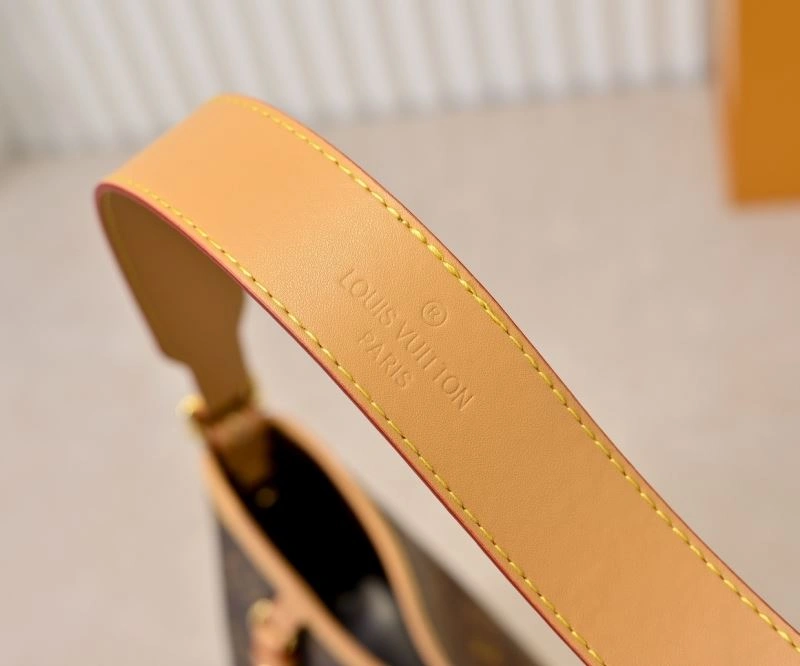 Accurate model Louis Vuitton Shopping Bags