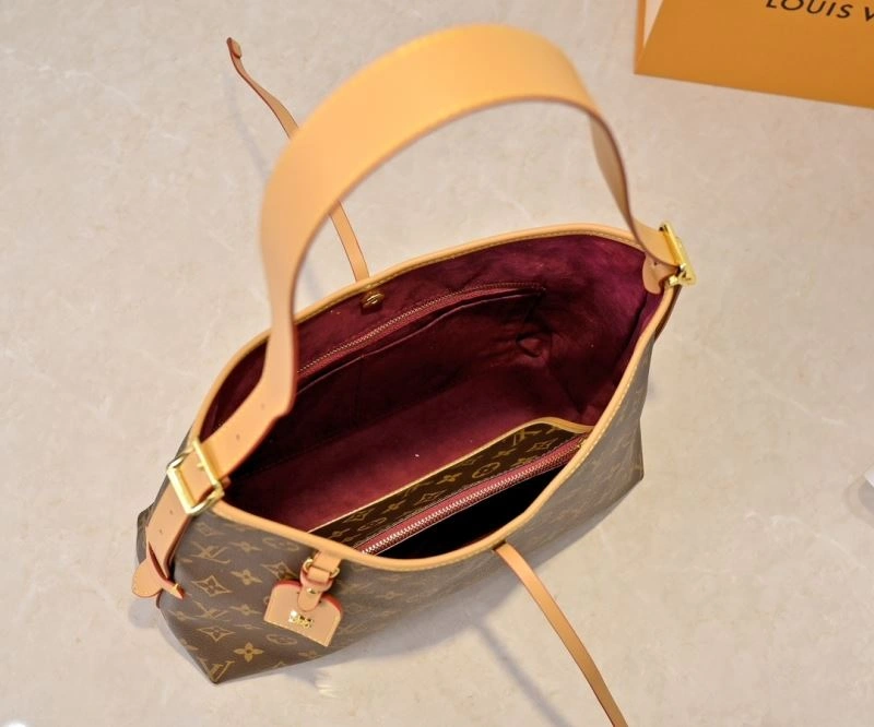 Accurate model Louis Vuitton Shopping Bags