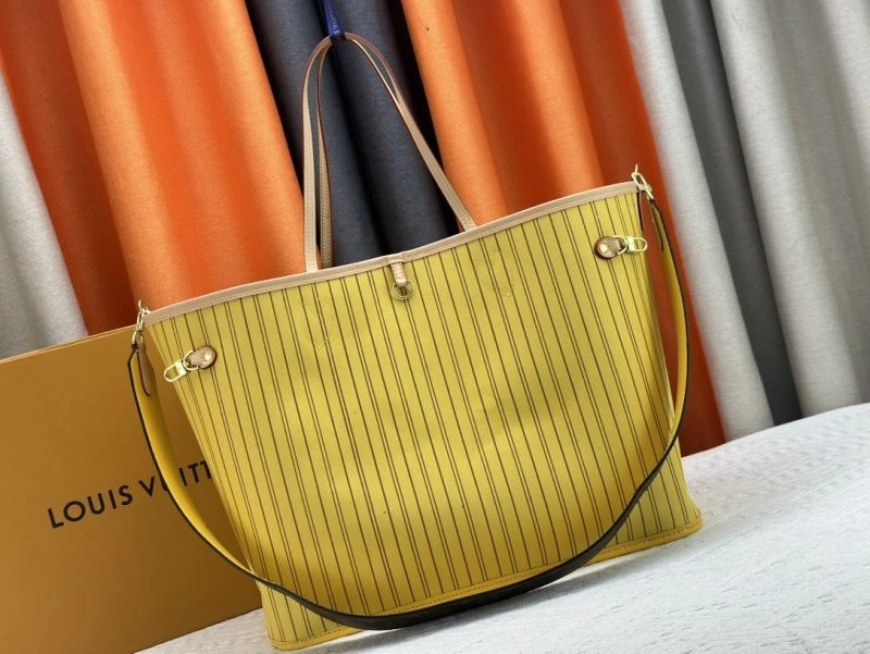 Top mirror Louis Vuitton Shopping Bags