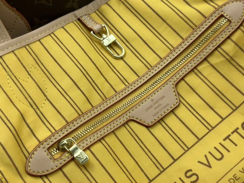 Top mirror Louis Vuitton Shopping Bags