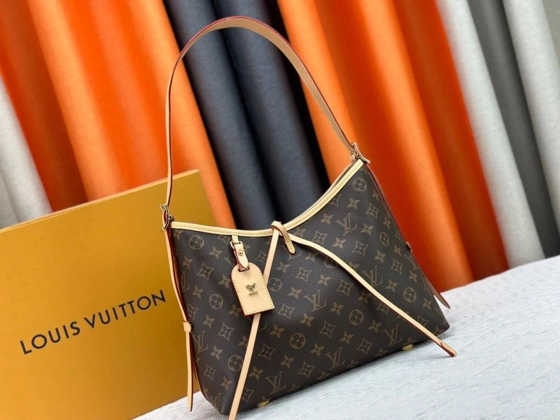 Indistinguishable Louis Vuitton Shopping Bags