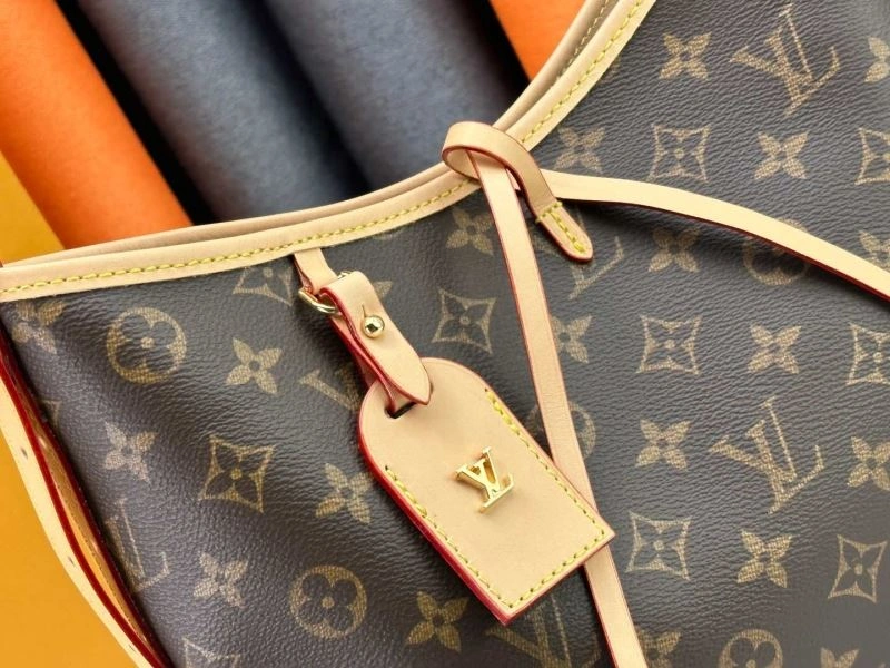 Indistinguishable Louis Vuitton Shopping Bags