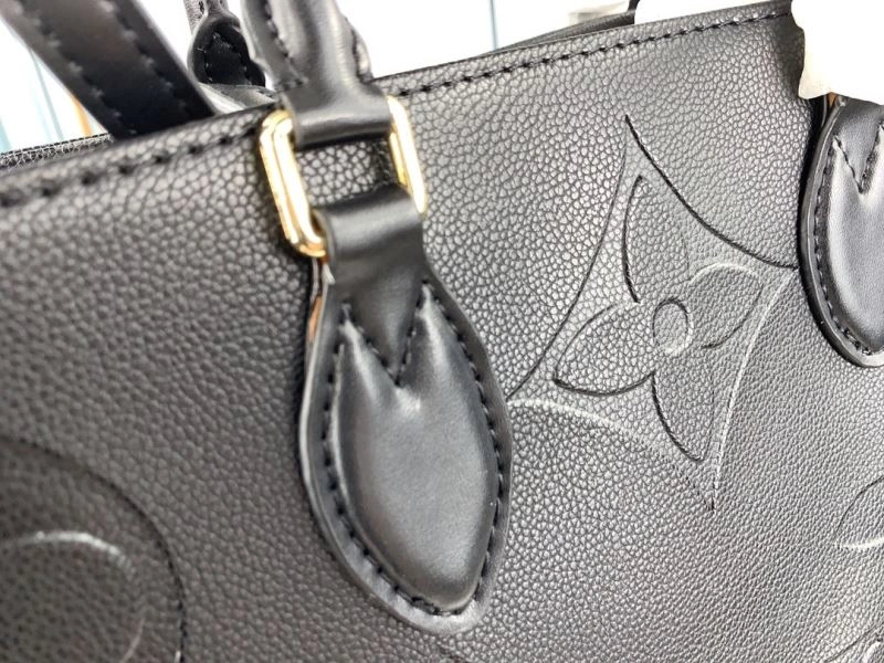 Indistinguishable Louis Vuitton Shopping Bags