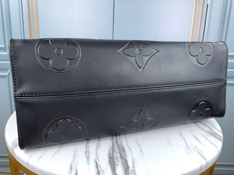 Indistinguishable Louis Vuitton Shopping Bags