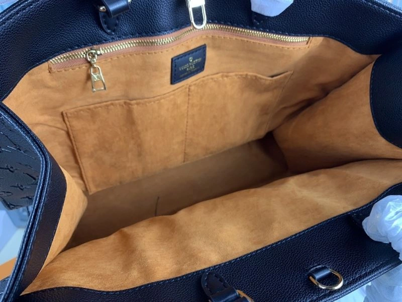 Indistinguishable Louis Vuitton Shopping Bags