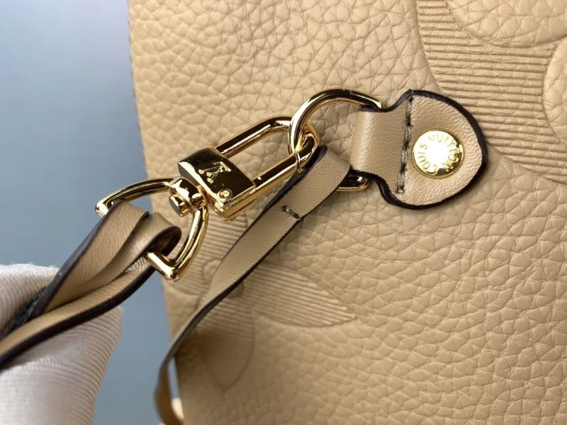 Top mirror Louis Vuitton Shopping Bags