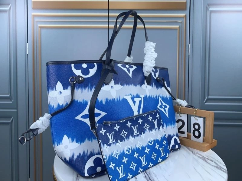 Accurate model Louis Vuitton Shopping Bags