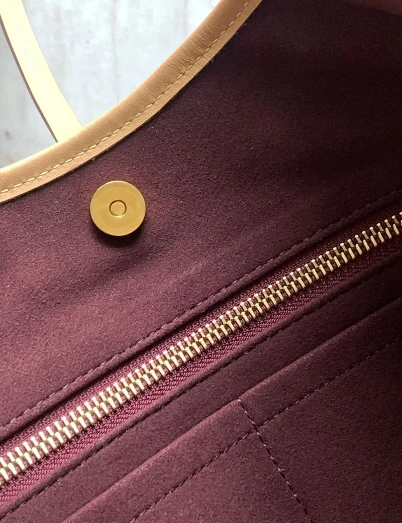 Top match Louis Vuitton Shopping Bags
