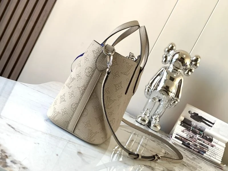 High fidelity Louis Vuitton Shopping Bags