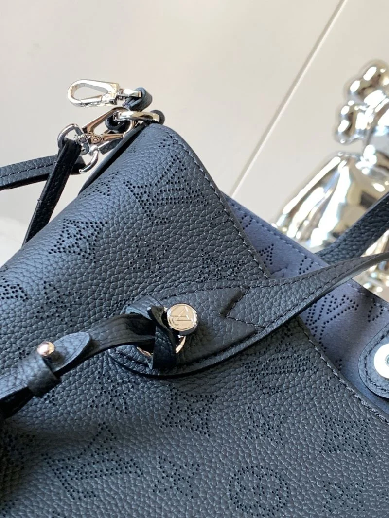Bargain Louis Vuitton Shopping Bags