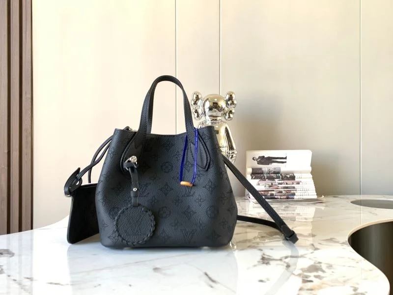 Bargain Louis Vuitton Shopping Bags