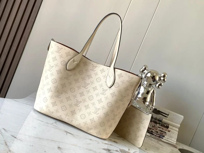 Exact replica Louis Vuitton Shopping Bags