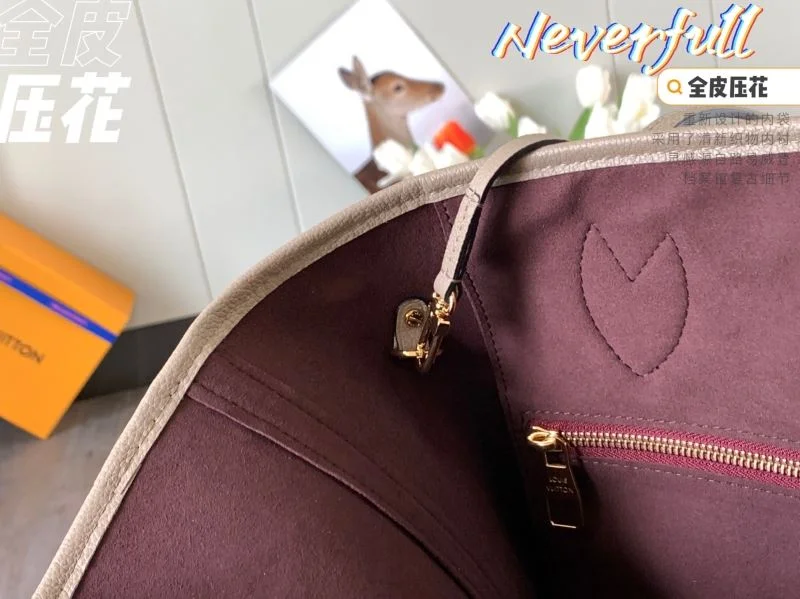 Top mirror Louis Vuitton Shopping Bags