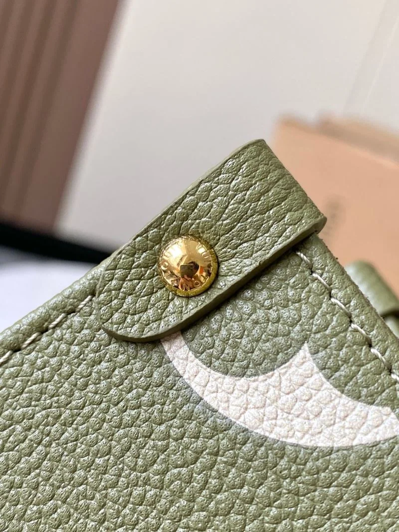High fidelity Louis Vuitton Shopping Bags