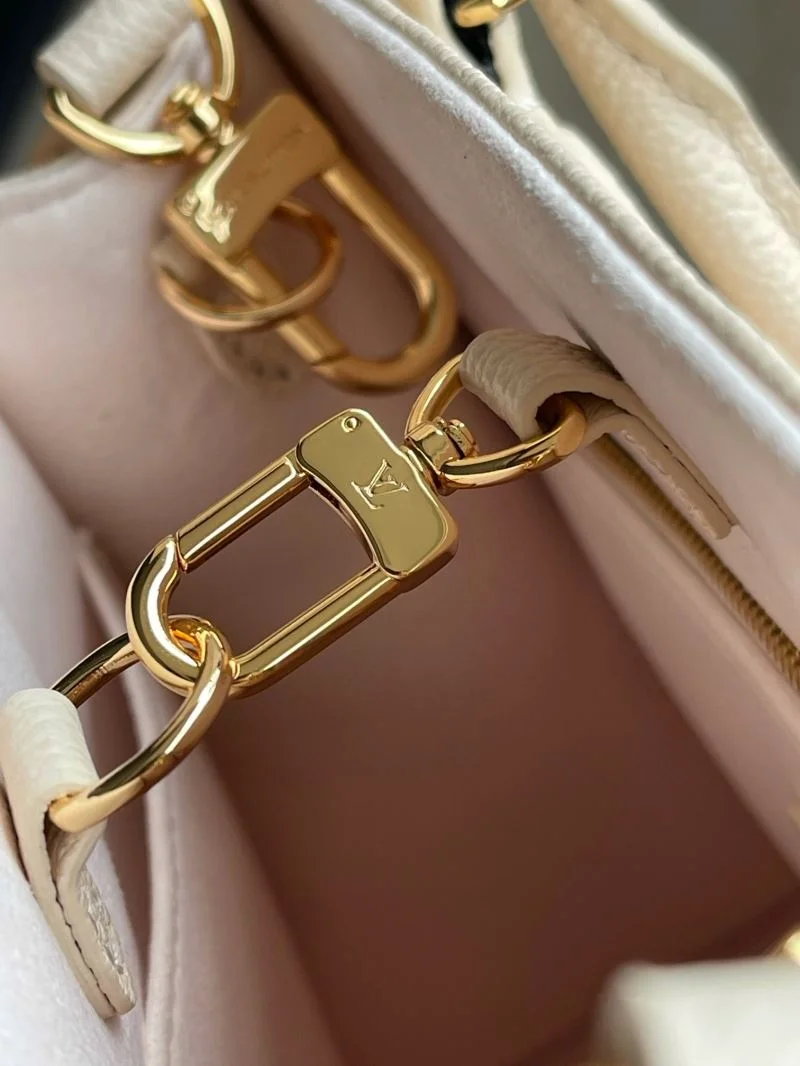 Low-cost Louis Vuitton Shopping Bags