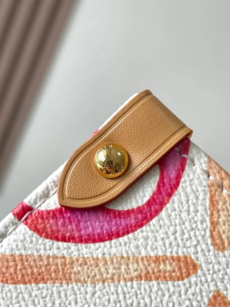 High accuracy Louis Vuitton Shopping Bags