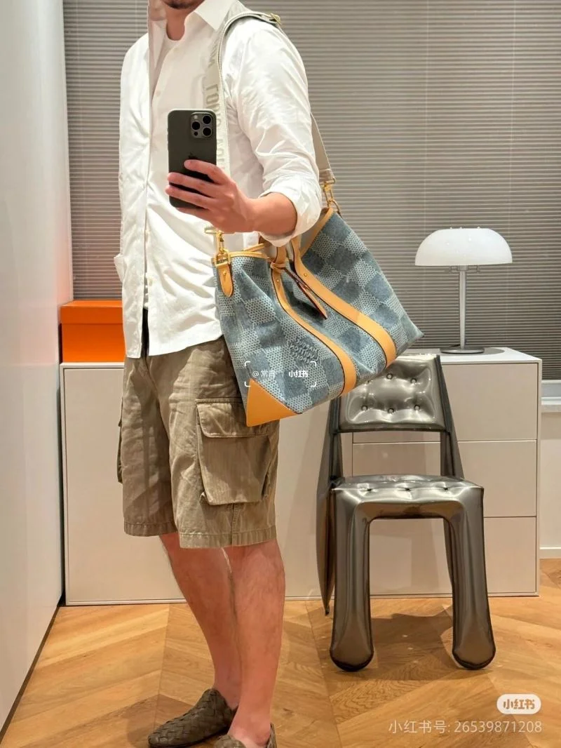 Reasonably priced Louis Vuitton Shopping Bags