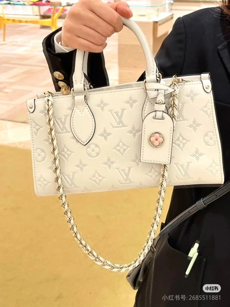 High fidelity Louis Vuitton Shopping Bags