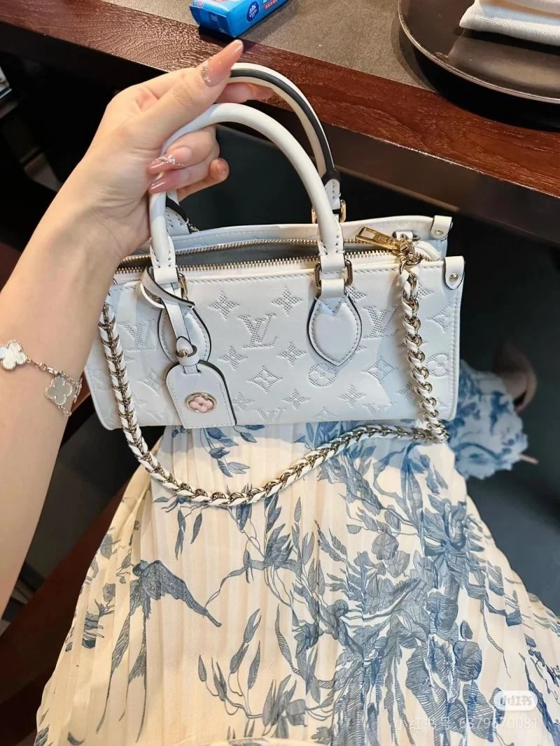 High fidelity Louis Vuitton Shopping Bags