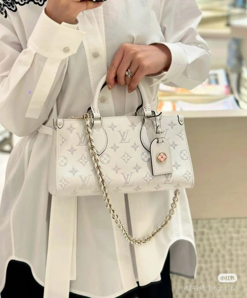 High fidelity Louis Vuitton Shopping Bags