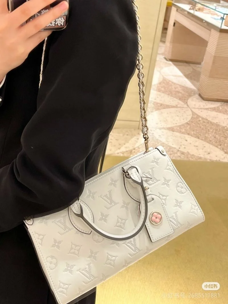 High fidelity Louis Vuitton Shopping Bags