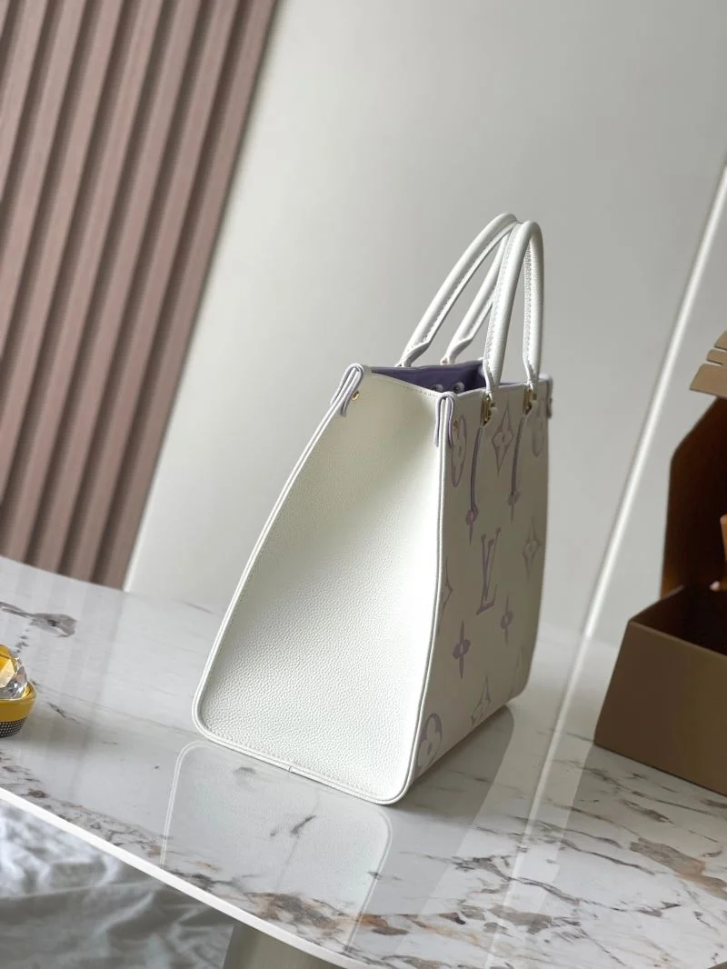 Indistinguishable Louis Vuitton Shopping Bags