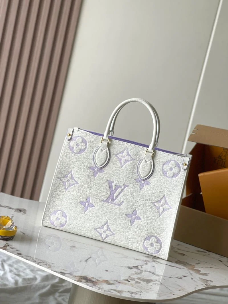 Indistinguishable Louis Vuitton Shopping Bags