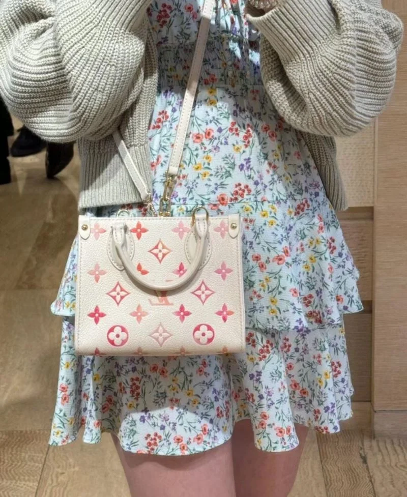 Value-priced Louis Vuitton Shopping Bags