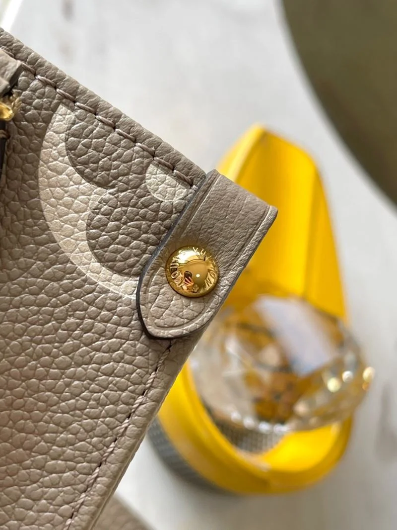 Cut-rate Louis Vuitton Shopping Bags