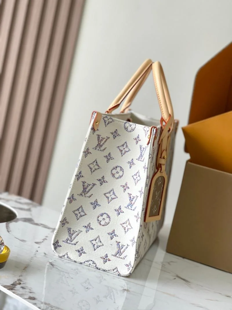 Indistinguishable Louis Vuitton Shopping Bags