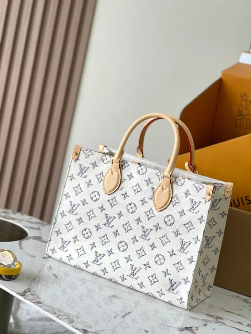 Indistinguishable Louis Vuitton Shopping Bags