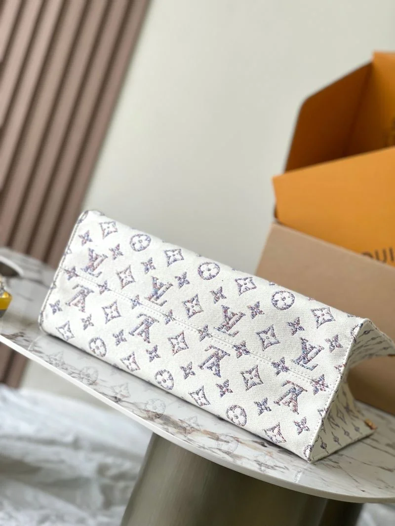 Indistinguishable Louis Vuitton Shopping Bags