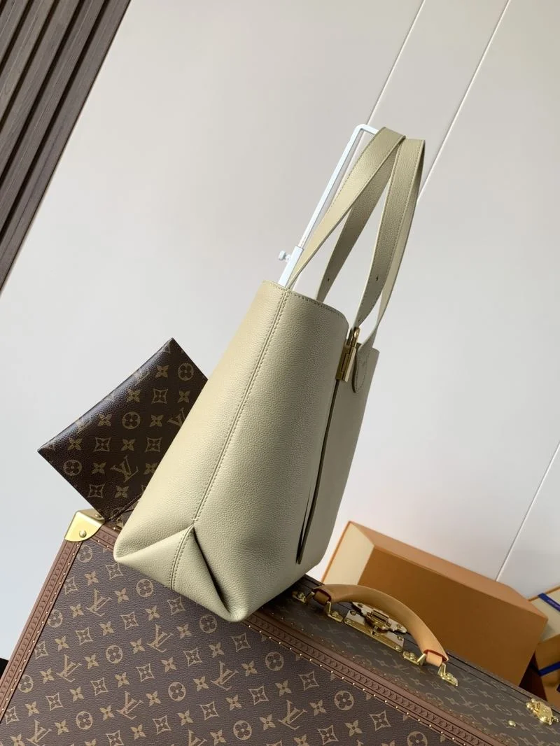 Bargain Louis Vuitton Shopping Bags
