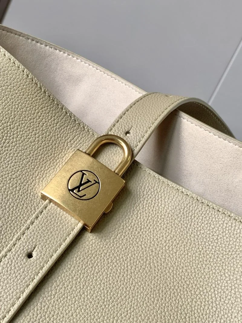 Bargain Louis Vuitton Shopping Bags