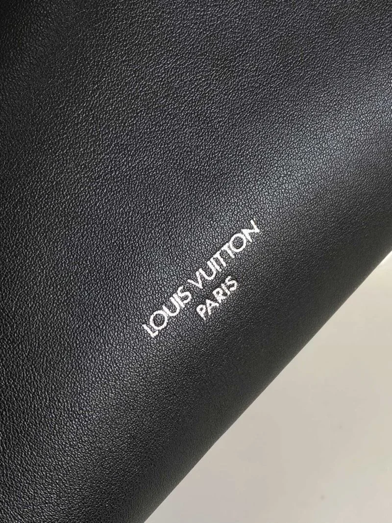 Bargain Louis Vuitton Shopping Bags