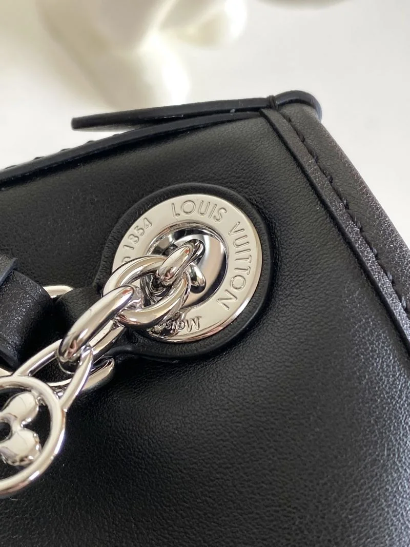 Bargain Louis Vuitton Shopping Bags