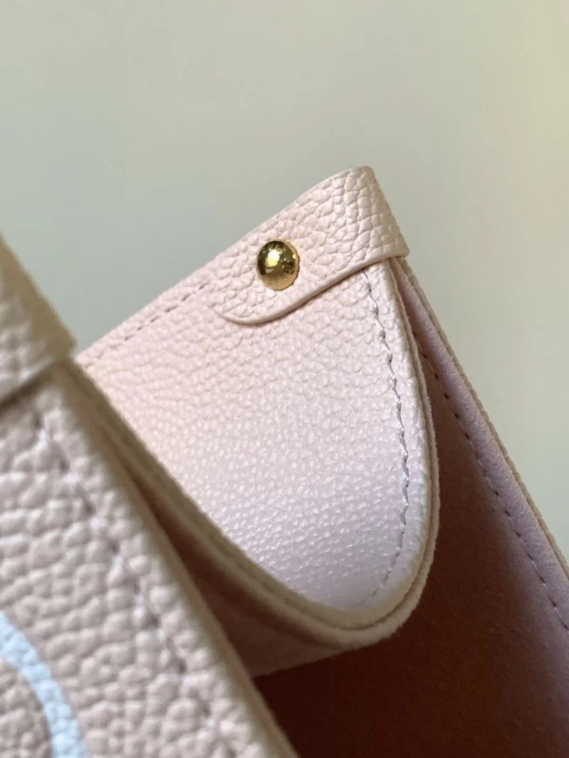Bargain Louis Vuitton Shopping Bags